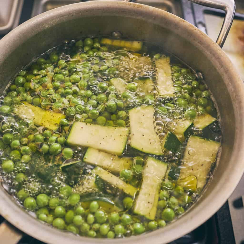 Courgette and Pea Soup (Zucchini and Pea) - Redwood Kitchen