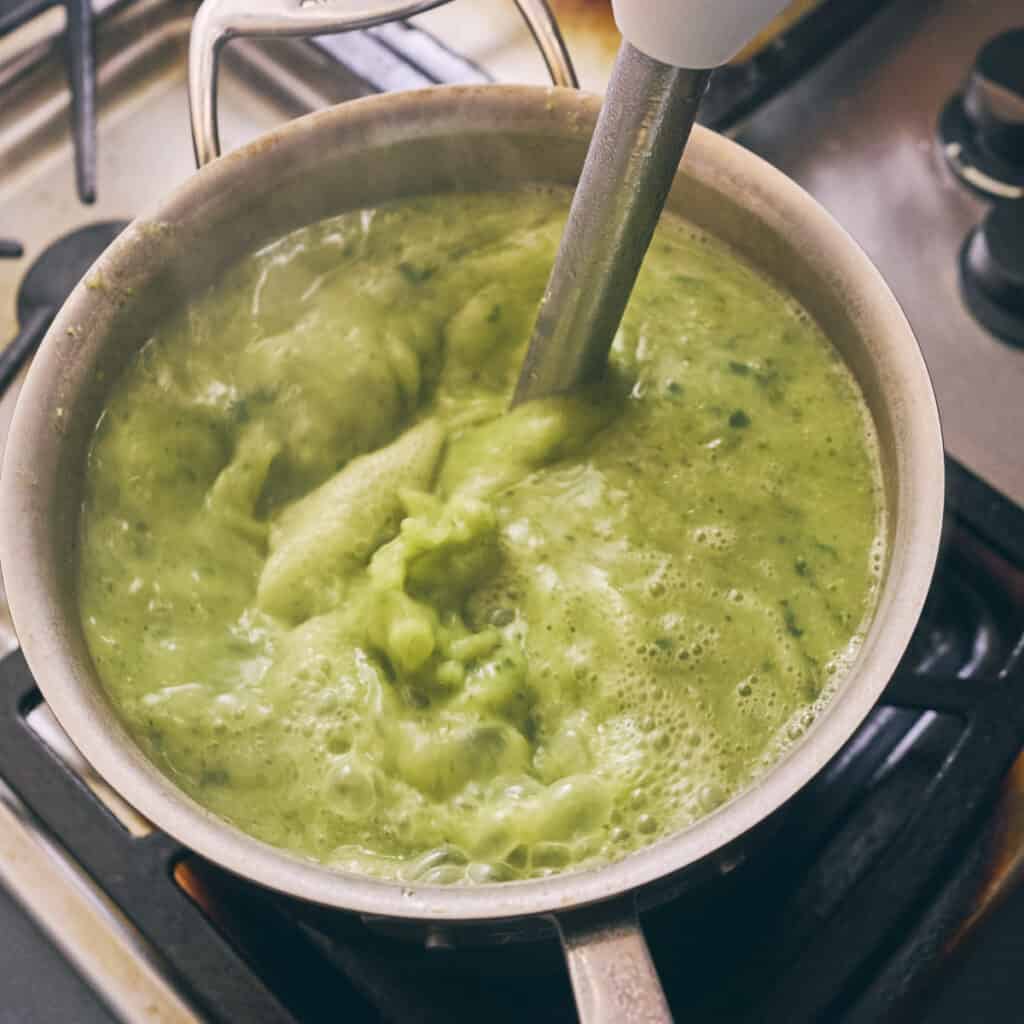 Courgette and Pea Soup (Zucchini and Pea) - Redwood Kitchen