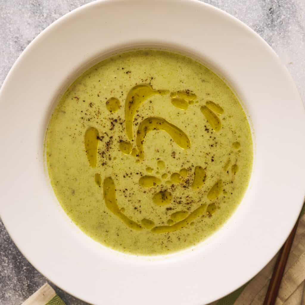 Courgette and Pea Soup (Zucchini and Pea) - Redwood Kitchen